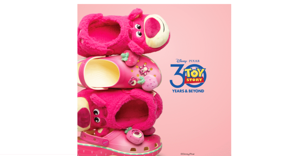 Crocs se une a Lotso, el adorable y travieso oso de Toy Story ...